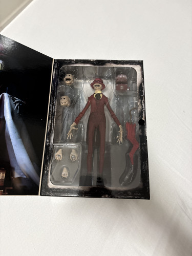 Action Figures Neca evocação do mal - O homem torto - evocação do mal